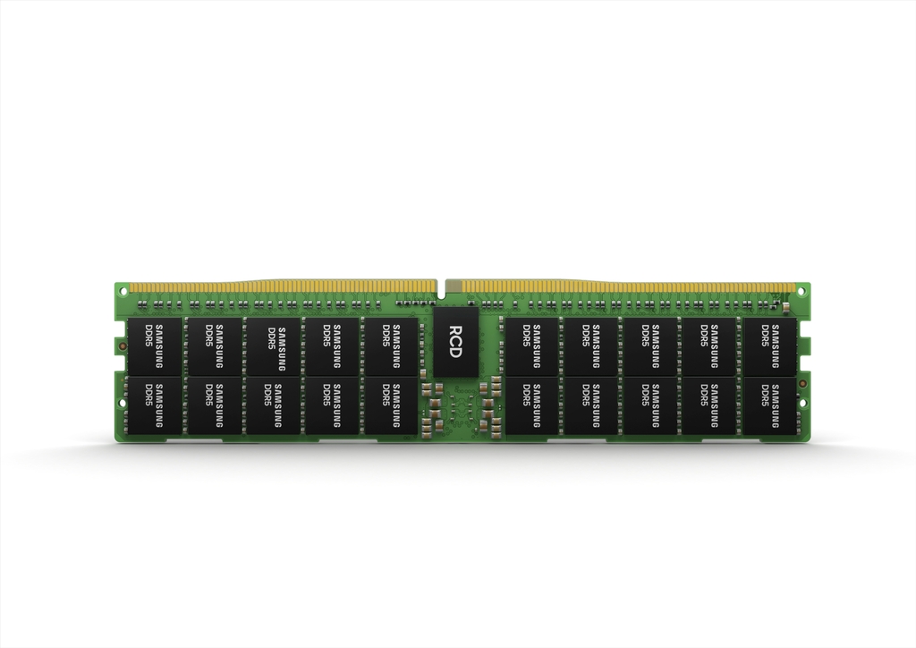 Samsung develops industry's first HKMG tech-based DDR5 memory | Yonhap News Agency