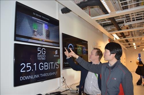 SKT-KT, MWC서 5G로 맞붙는다…"자존심 싸움 치열" | 연합뉴스