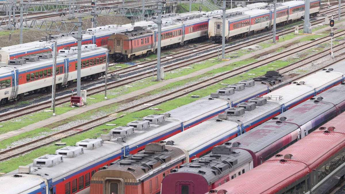 일반열차 이틀째 운행 중단…KTX·SRT 지연 속출 | 연합뉴스