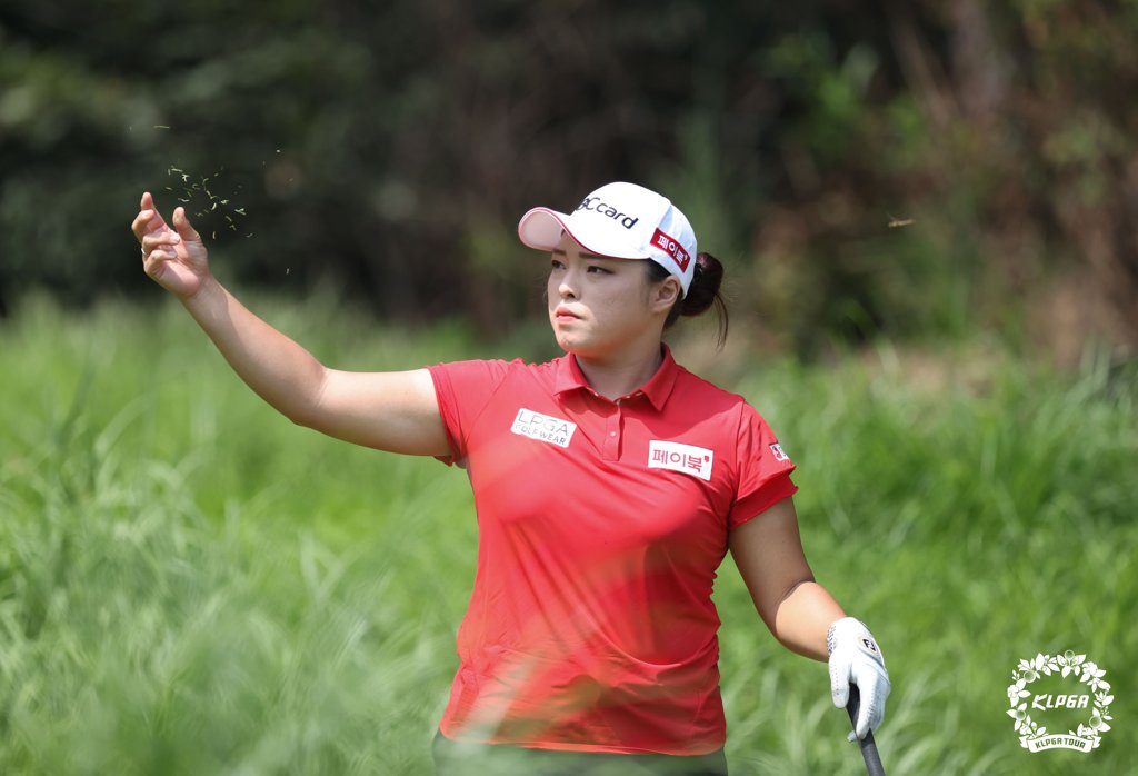 바람 확인하는 장하나 | 연합뉴스