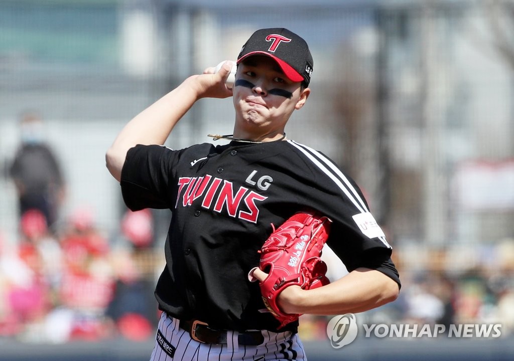 Baseball: LG Twins vs. Kia Tigers | Yonhap News Agency