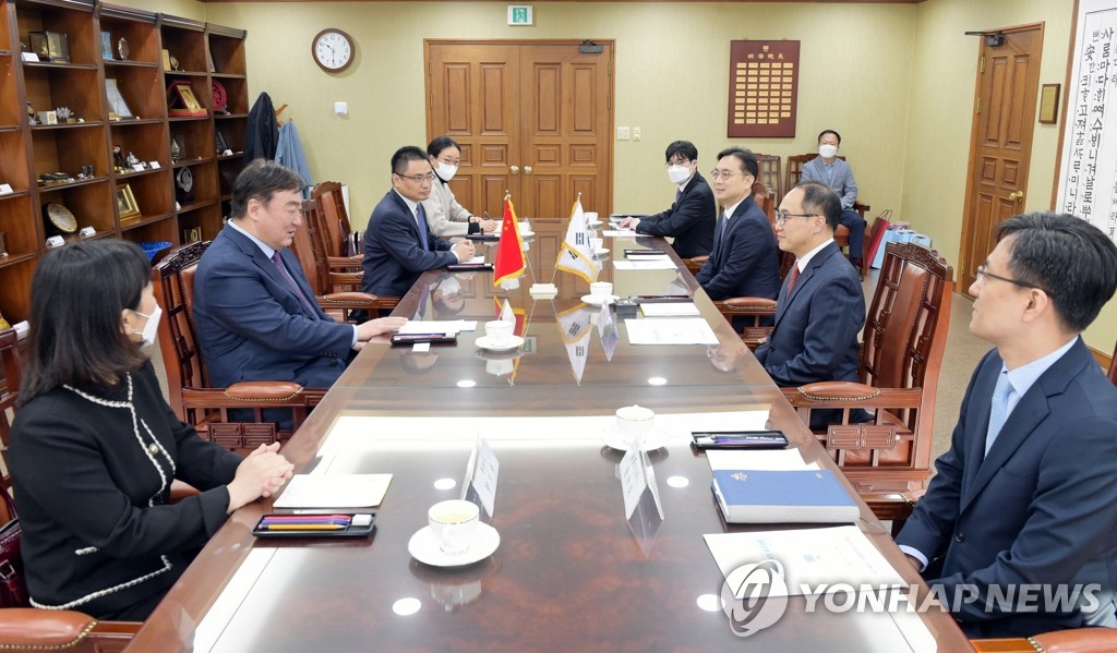 Chief Prosecutor Meets Chinese Envoy Yonhap News Agency