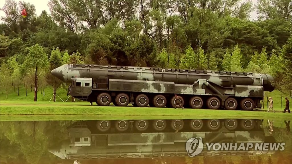 북한 중앙TV, ICBM '화성-18형' 시험발사 영상 공개 | 연합뉴스
