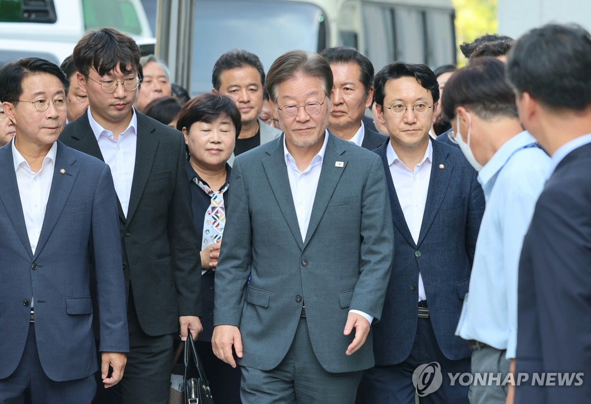이재명 수원지검 2차 출석…대북송금 의혹 추가 조사 연합뉴스