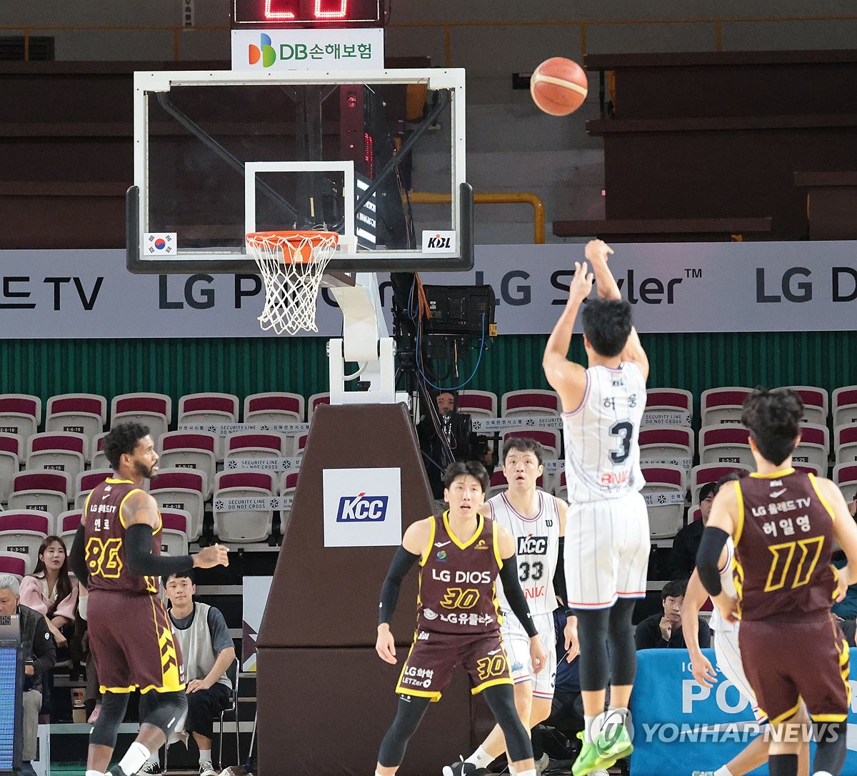 KCC 허웅 '3점 슛' | 연합뉴스